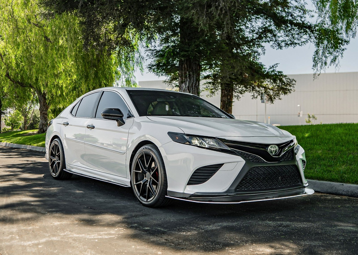 Toyota Camry SE / XSE Chassis Mount Front Splitter – FSPE