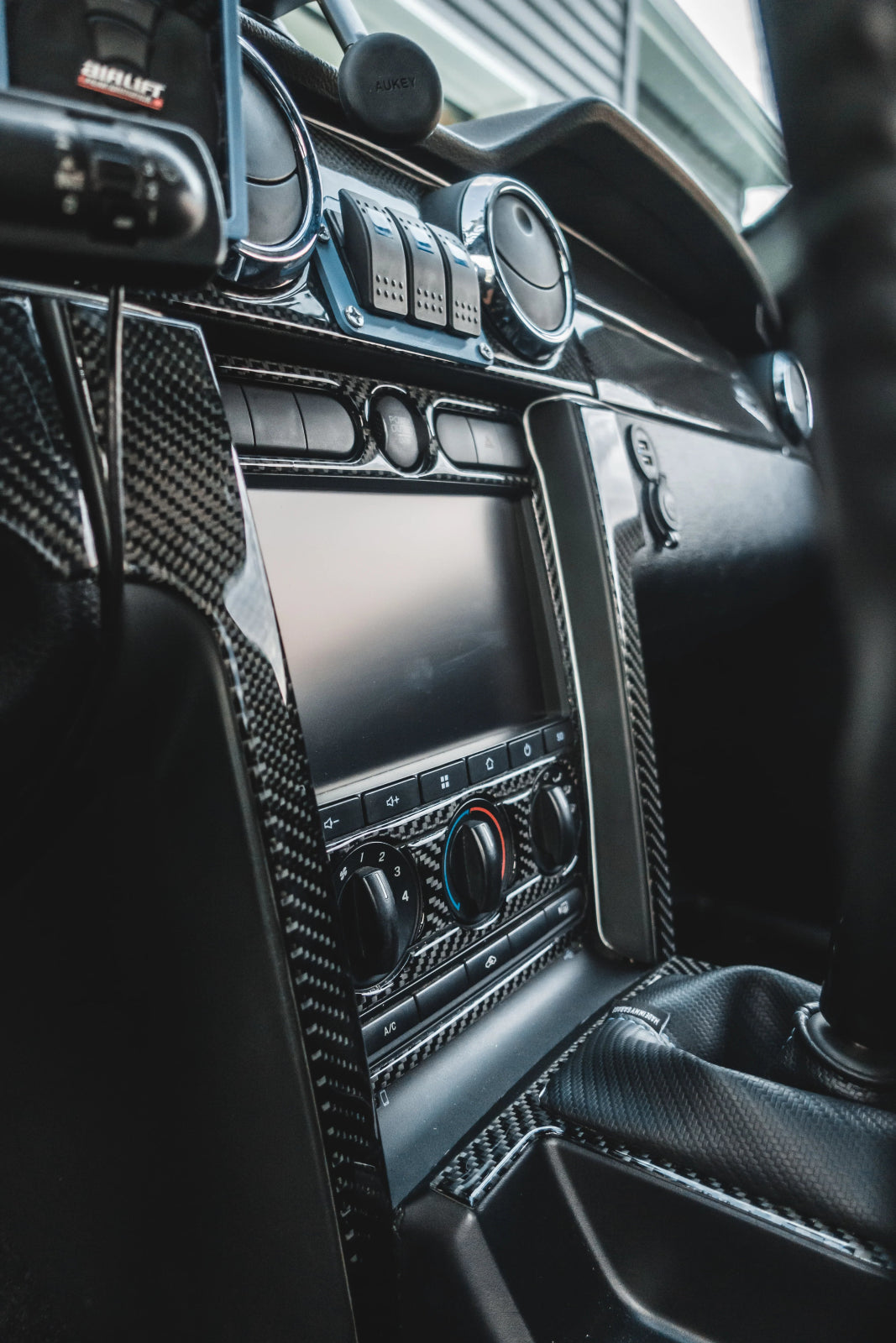 Ford Mustang (2005-2009) Carbon Fiber Aftermarket Dynavin Multimedia R ...